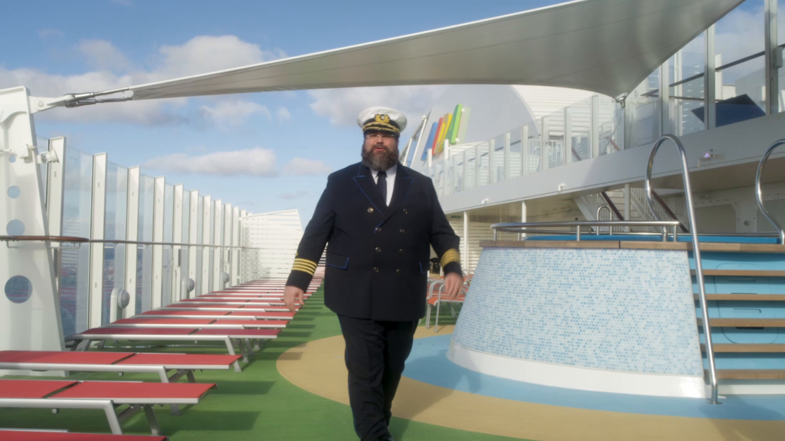 expiTV | AIDAnova - Schiffsrundgang mit Kapitän Boris Becker - Beach Club